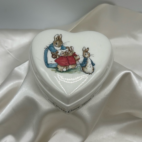 Wedgwood | Accents | Wedgwood Heart Shaped Trinket Box Beatrix Potters ...